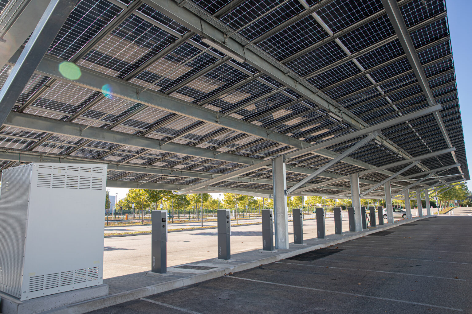 Ombrière Photovoltaïque et Carport Solaire - Voltec Solar